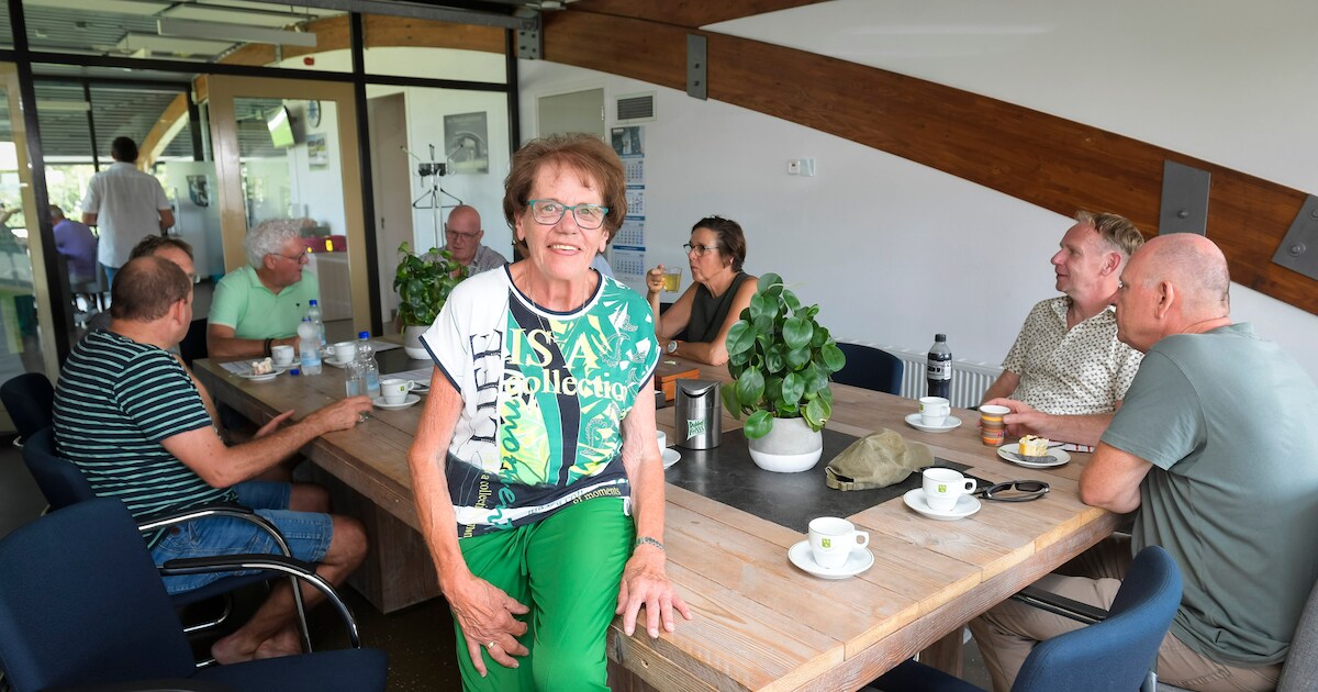Ageeth (76) al meer dan 40 jaar gastvrouw bij vv Nieuw-Lekkerland: ‘Ik ...