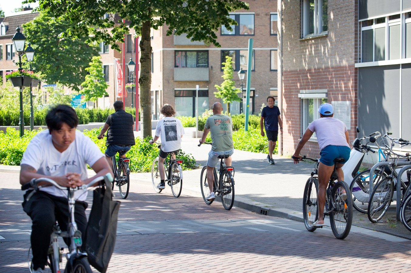 Gevaarlijke situatie kruispunt Ginnekenweg-Marga Mincoplein: ‘Fietsers ...