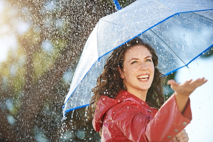 Het regent veel en toch mogen we geen water uit de sloot halen; hoe zit ...