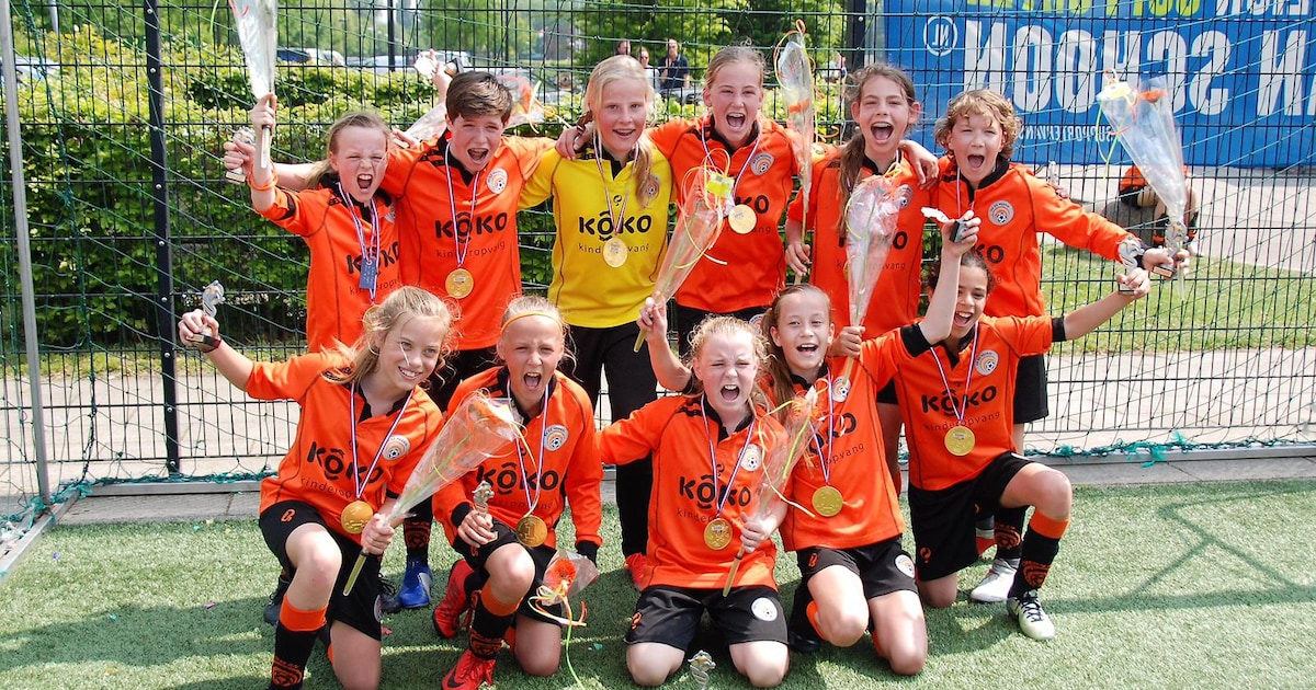 Meiden vv De Meern verslaan de jongens en zijn kampioen! | Utrecht | AD.nl