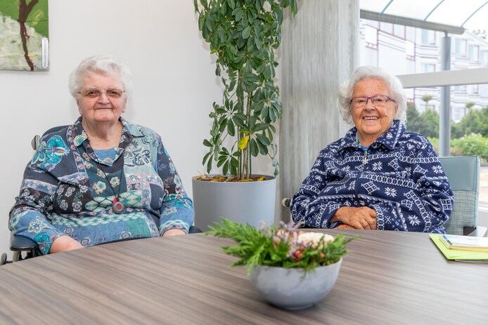 Riet en Ina zijn al tachtig jaar vriendinnen: ‘De juf zag al dat we ...