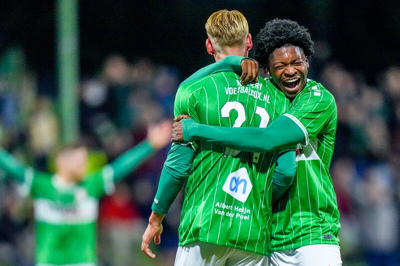 FC Dordrecht gedeeld vierde na eenvoudige overwinning tegen tiental van ...