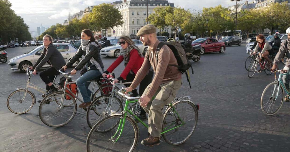 Autorijden is het nieuwe roken in Frankrijk: 'ga toch fietsen!’ | Auto ...
