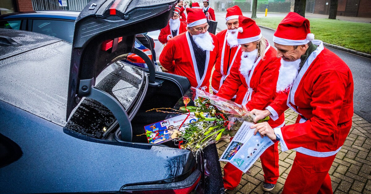 Wensen van Dordtenaren in vervulling door de kerstmannen van Santa on ...
