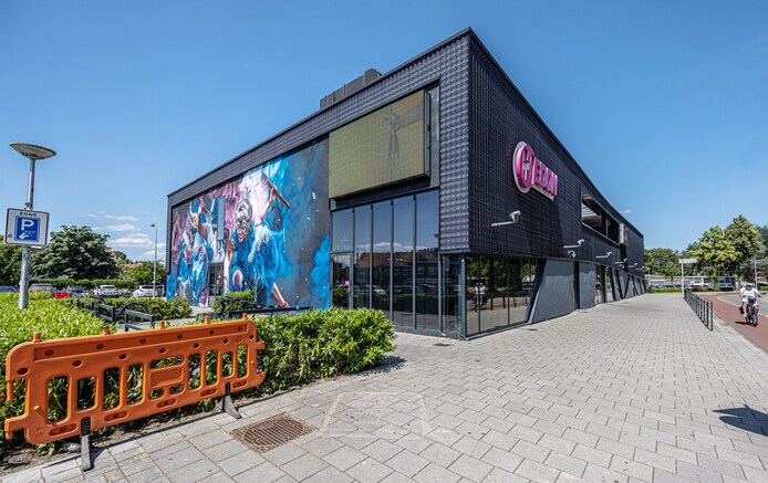 Drie opties voor nieuwbouw Boerderij, poppodium moet groeien naar 114. ...