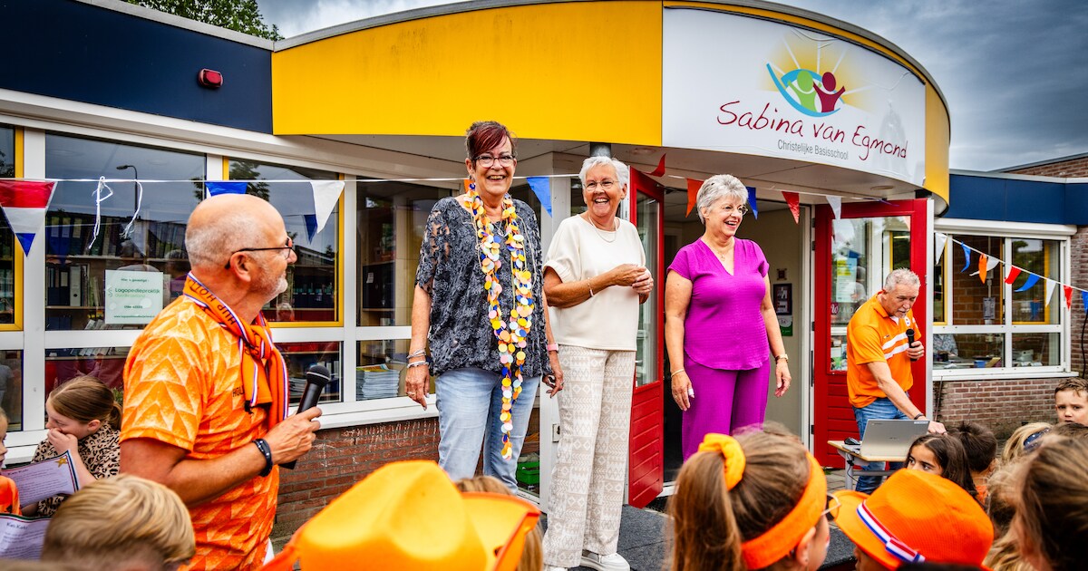 Deze school neemt afscheid van drie juffen tegelijk: ‘Eindelijk ...