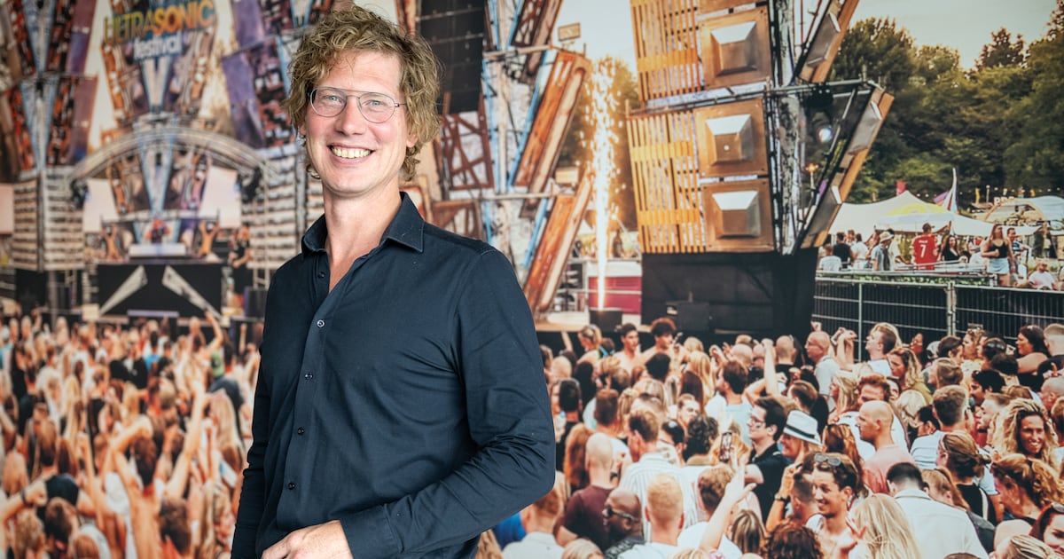 Sijmen (40) begon als feest-dj met een cd-speler, nu regelt hij met ...
