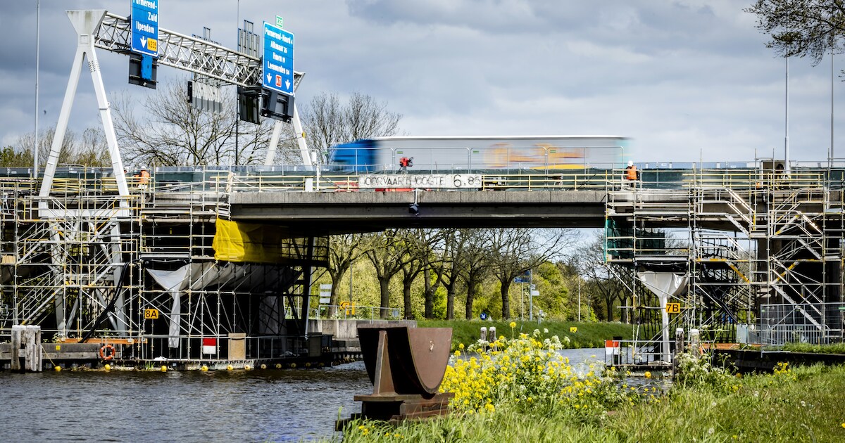 Rijstrook minder op A7, lange file richting Amsterdam | Amsterdam | AD.nl