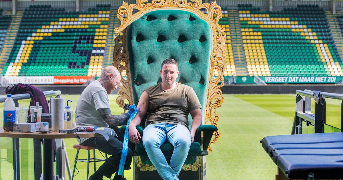 ADO-tattoo voor Quint (29) in het stadion van zijn club: ‘Wie maakt dat ...