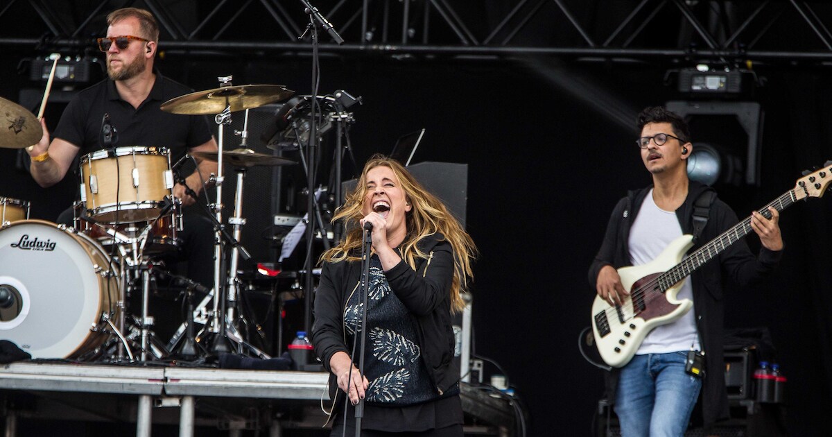 Anouk verrassend gewoontjes op Concert at Sea | Show | AD.nl