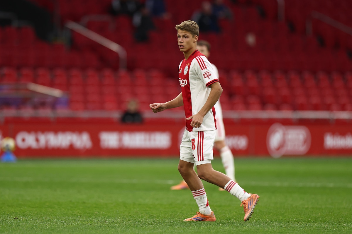 Ajax oefent wel en zet Belgische Tweedeklasser simpel opzij | Voetbal ...