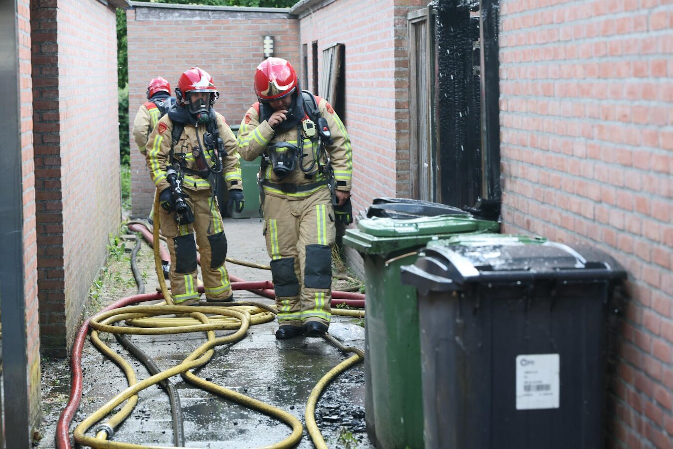 Drie schuren uitgebrand in Geldrop, ook schade aan woningen | Foto | AD.nl