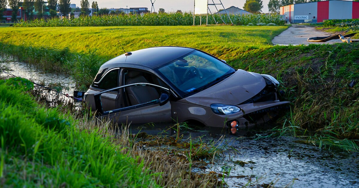 Automobilist belandt in sloot langs de N505 bij Hoogkarspel | 112 ...