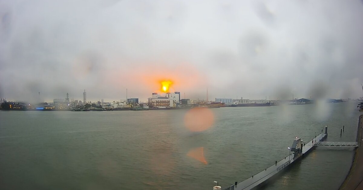 Milieudienst DCMR krijgt 201 klachten over grote fakkel Shell Pernis ...