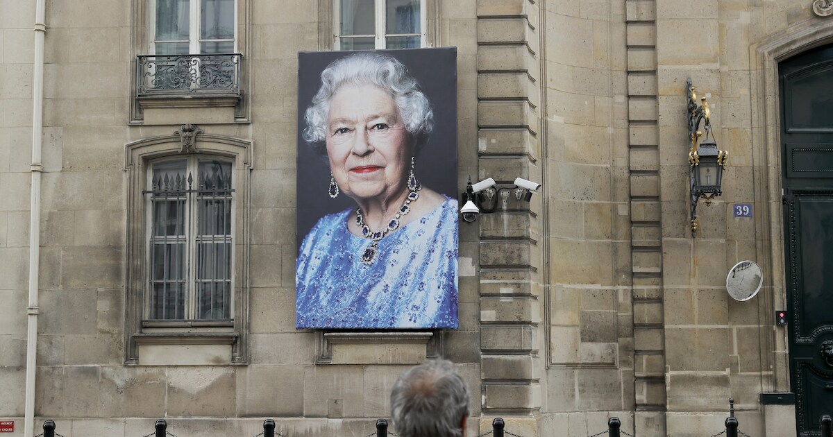 Maker The Crown: productie waarschijnlijk stilgelegd uit respect | Show ...