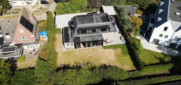 Beslag gelegd op luxe villa van populaire influencer Mo Bicep, met waarde van bijna 1 miljoen ...