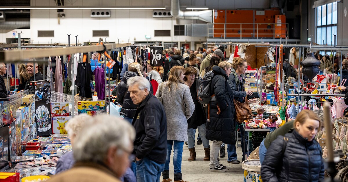 Vlooienmarkt in Huis van Eemnes biedt kleding, boeken en meer | Eemnes ...