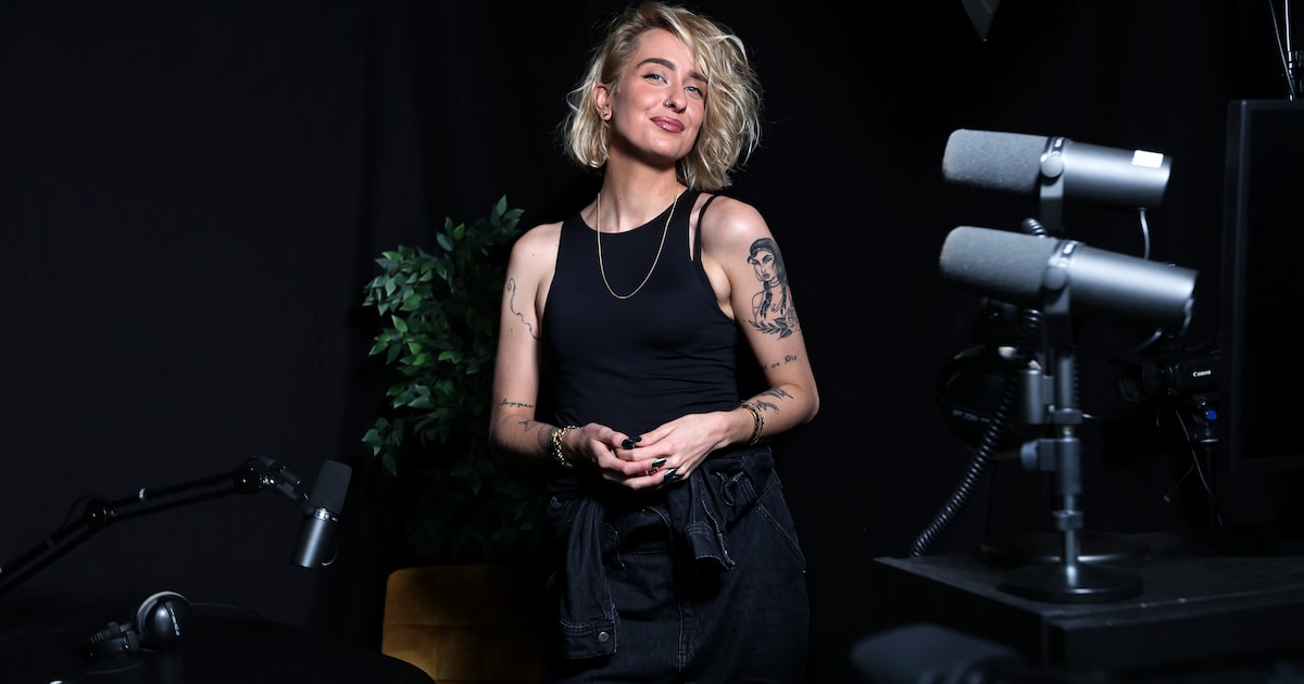 Lotta (27) helpt meiden met podcast op de weg naar volwassenheid ...