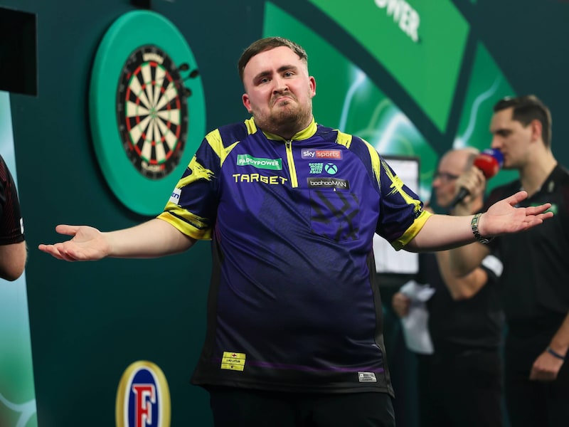 Oud-wereldkampioen Gary Anderson komt met de schrik vrij, Luke Littler ...