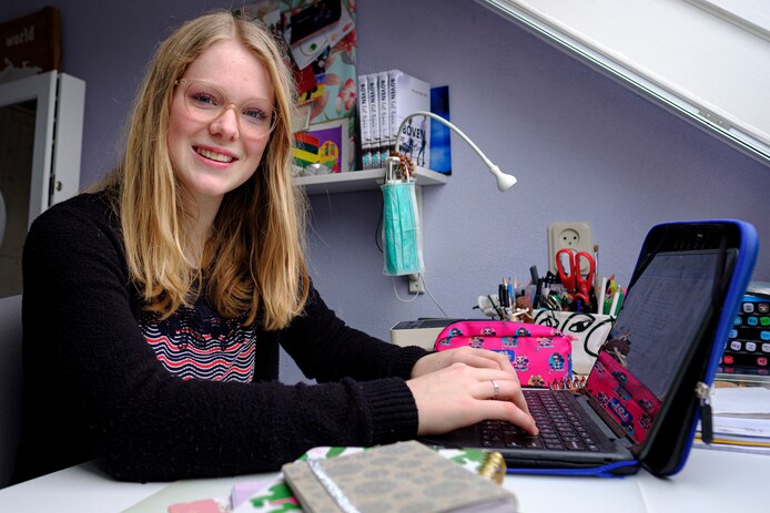 Ilse (15) is niet bang voor taboes in haar eerste boek: ‘Je leest nooit ...