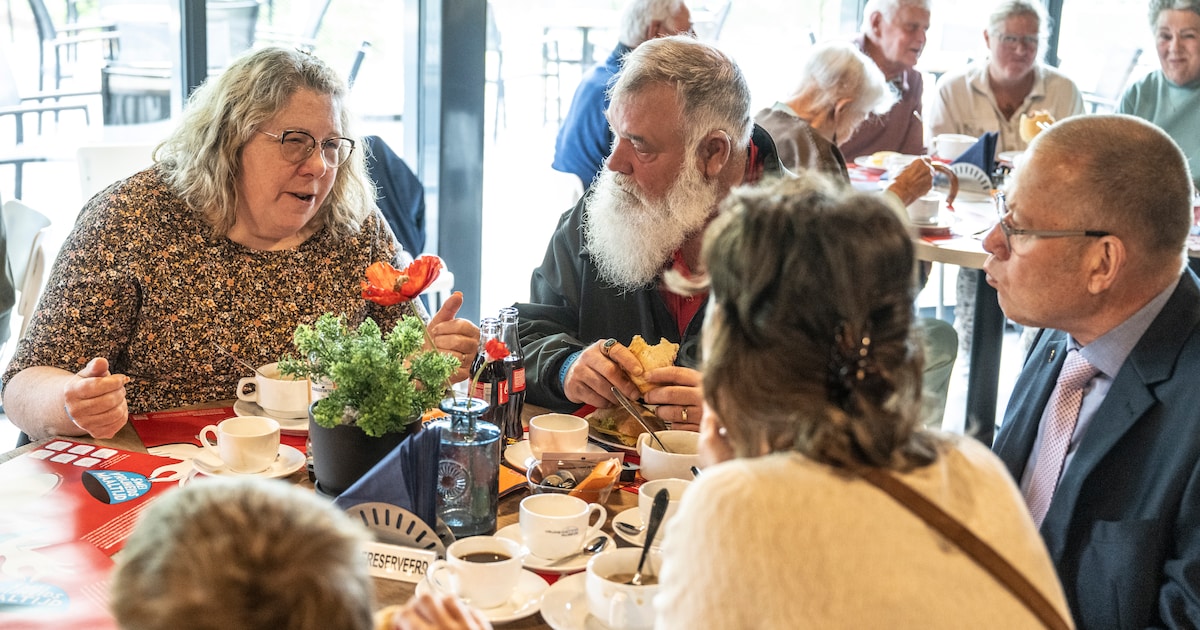 Verrassende ontmoetingen boven een bonensoepje: ‘We kennen dezelfde ...