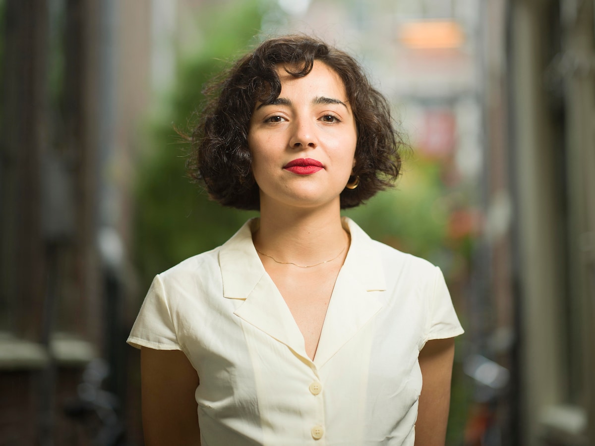 Schrijfster Safae el Khannoussi wint Libris Literatuur Prijs: ‘Ik kan ...