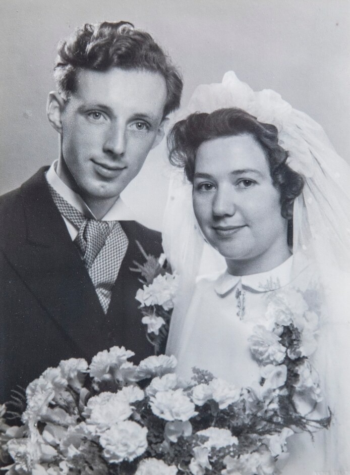 Arie is na 70 jaar huwelijk nog steeds verliefd op Lies, maar het was ...