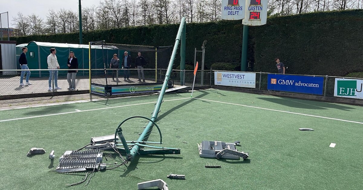 Raadsel waarom lichtmast omviel bij veld Ring Pass Delft: ‘Vorig jaar ...