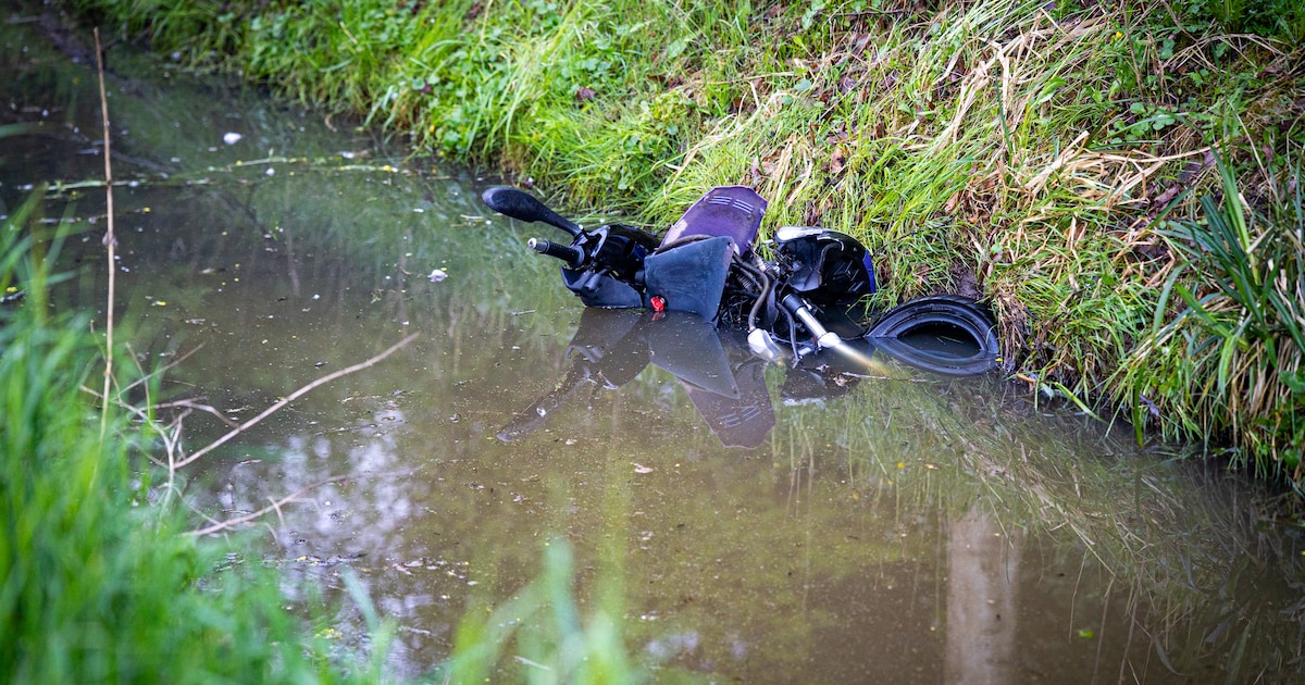 Rotterdammer (32) overleden nadat scooter te water raakt in Rotterdam ...