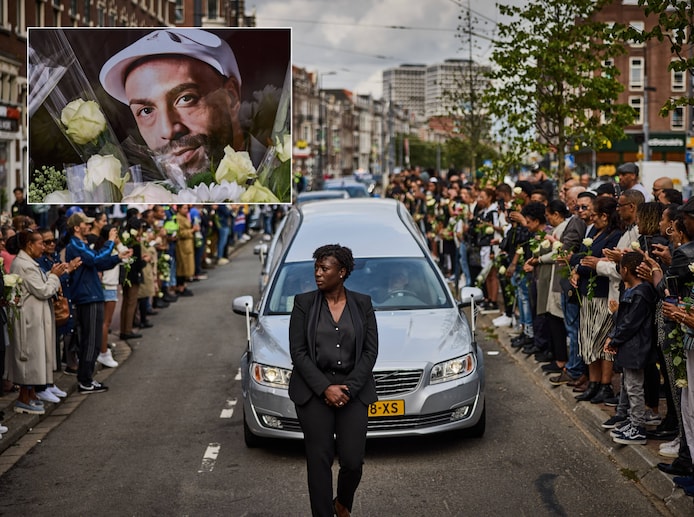 Voor de barbershop die Kapsalon-bedenker Tati in 1995 begon, vloeien de tranen: ‘Hij was nog ...