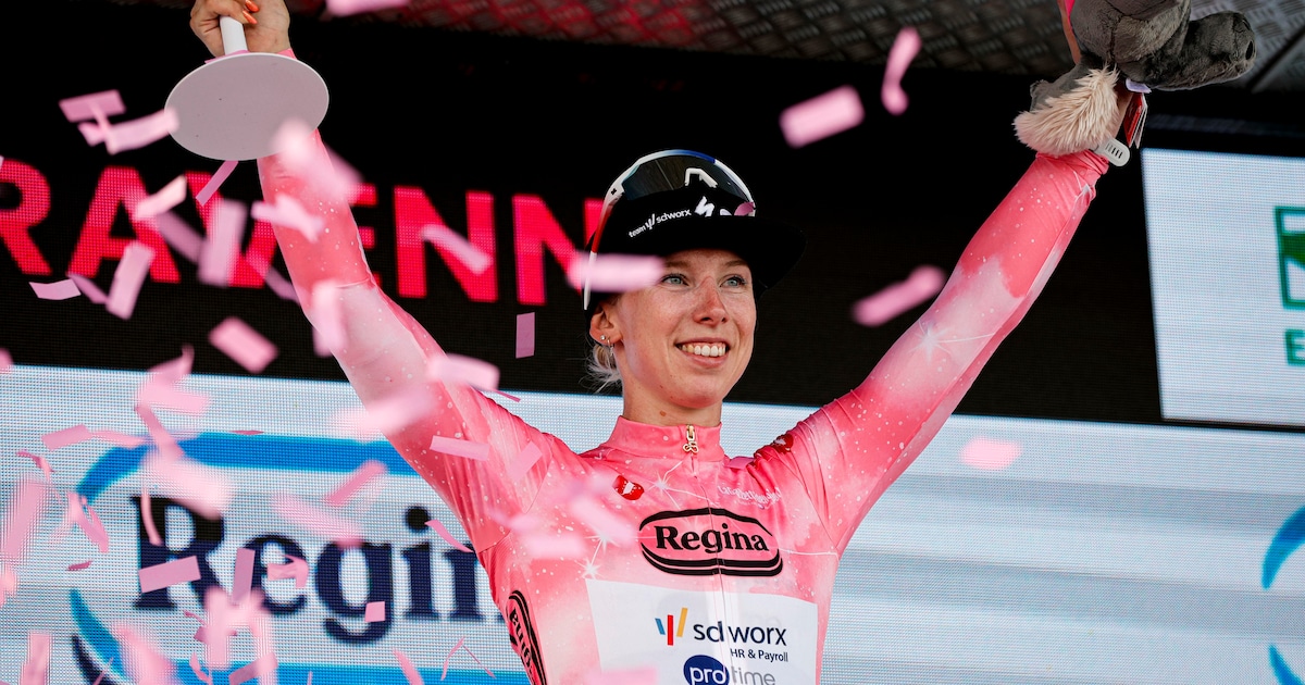 Van dubbelslag naar drama: Lorena Wiebes in roze trui uit Giro gezet ...