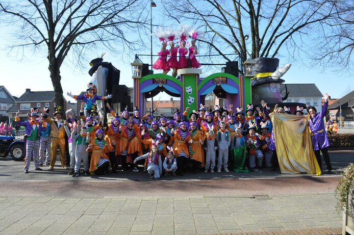 Carnaval losgebarsten in onze regio: Dit zijn jullie outfits ...