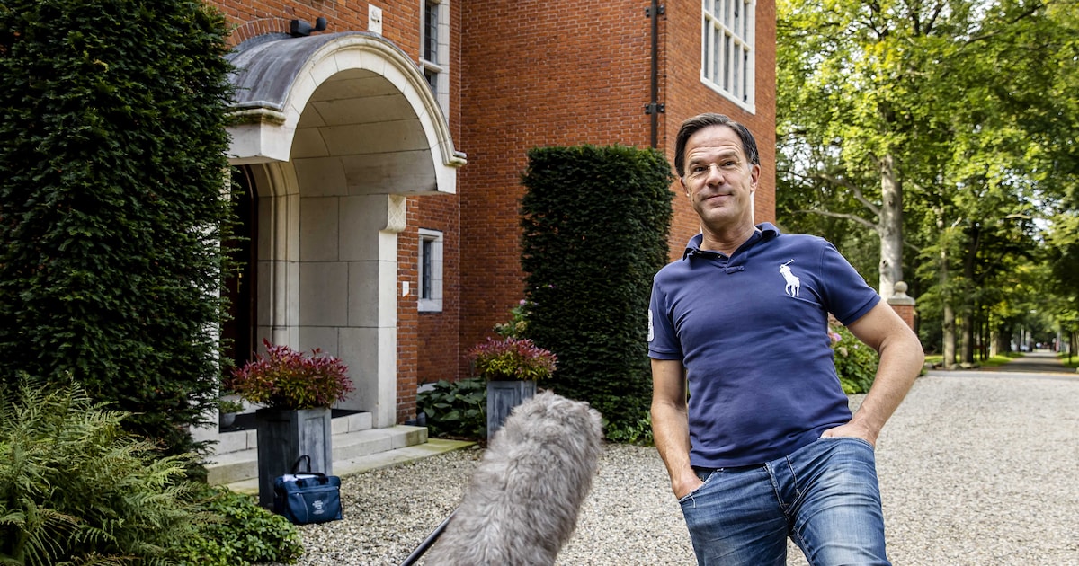 Ook T-shirt, polo en bodywarmer geen succes in formatie | Politiek | AD.nl