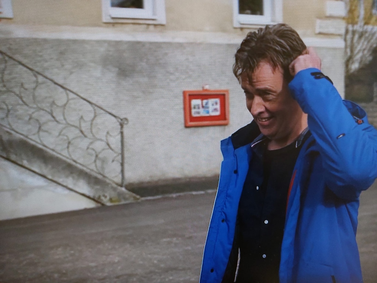 Ben ergert zich aan single Raoul die aandacht van Claudia opeist in ...