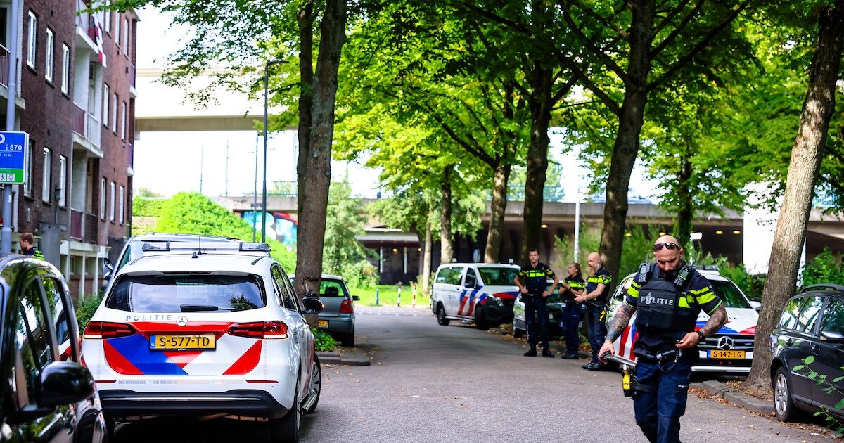 Man in portiek van woning in Rotterdam-West beschoten, schutter ...