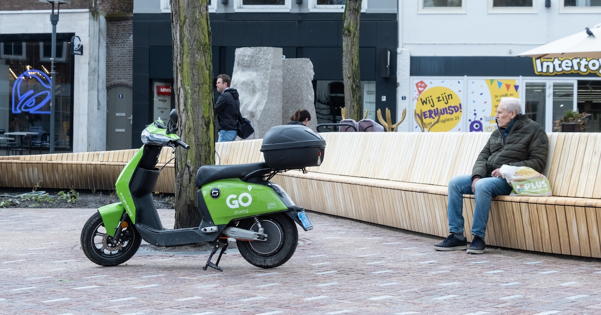 In twee jaar tijd werden 50 scooters van Go Sharing in brand gestoken ...
