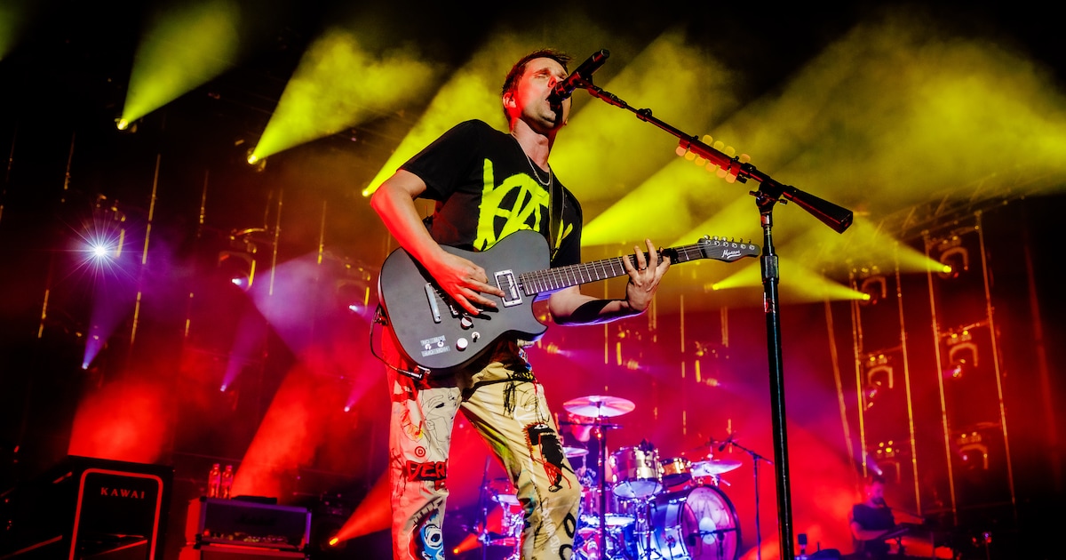 Muse geeft show op Malieveld en staat met 15 nummers in Top 2000: alle ...