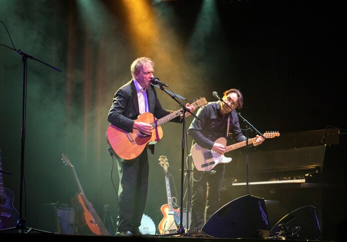 Alex Roeka brengt Nachtcafé naar kasteel Middachten | Rheden | AD.nl