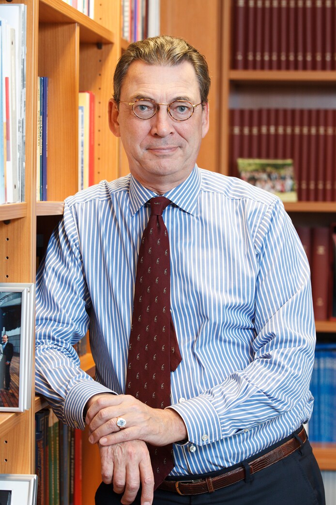 Lintje voor hoogleraar Bart Fauser | Utrecht | AD.nl