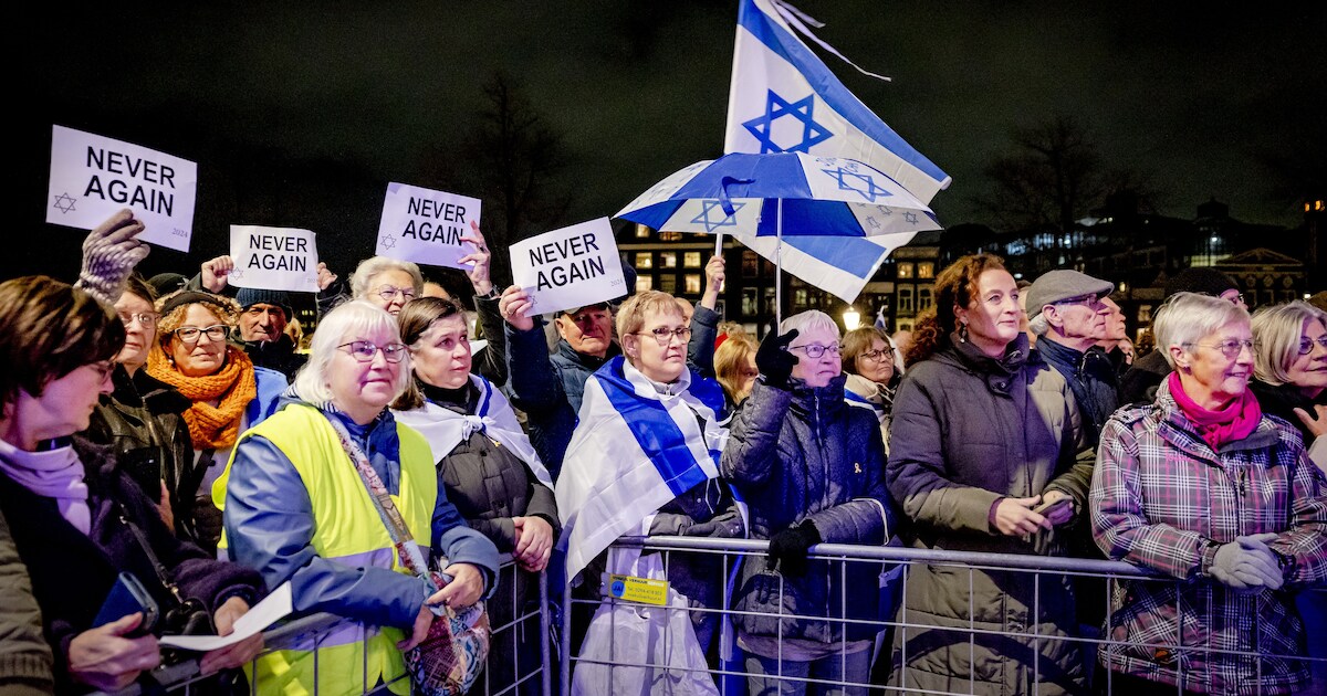 Demonstratie tegen Jodenhaat voor stadhuis Amsterdam, pro-Palestijnse ...