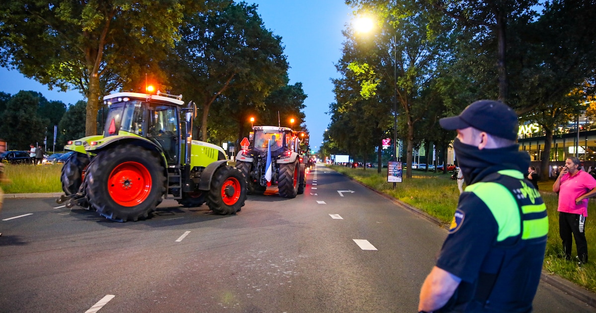 Bekende coronabetogers mengen zich nu tussen de boeren: ‘Demonstreer ...