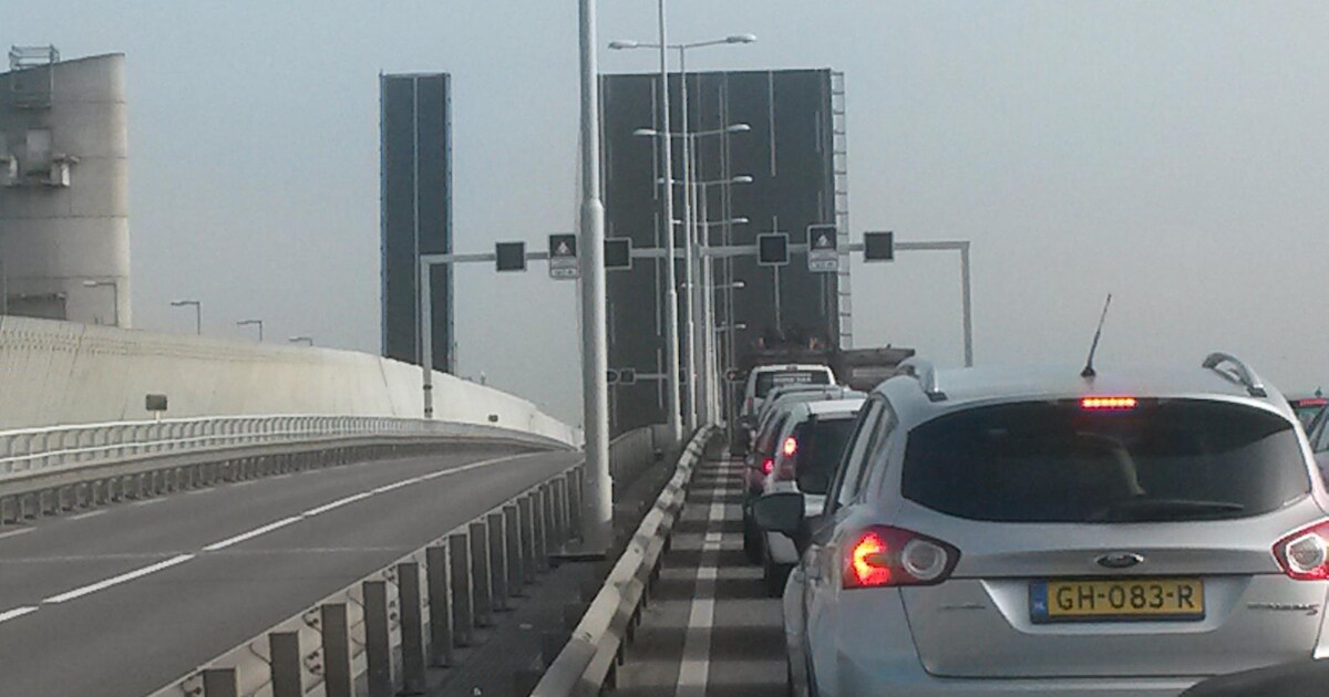 'Tweede Hartelbrug ligt er over tien jaar' | Voorne-Putten | AD.nl