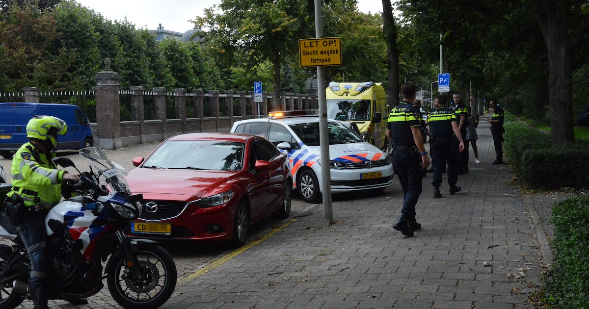 Voetganger aangereden door auto met CD-kenteken op Kerkhoflaan | Den ...