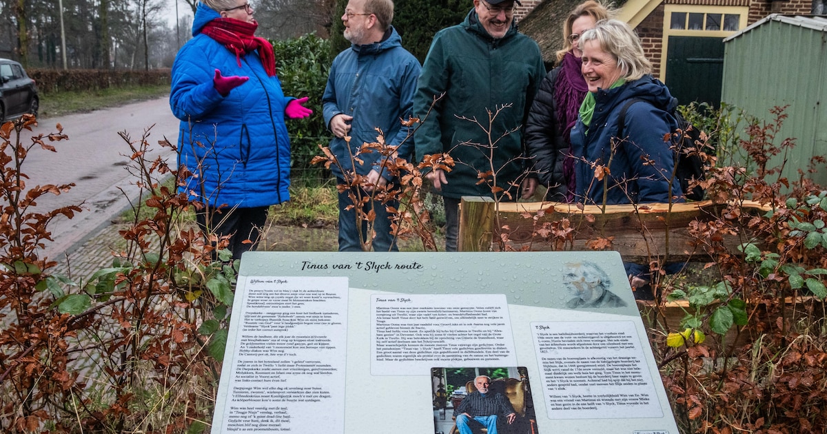 Dorpsdichter Tinus krijgt in Teuge een Nedersaksisch eerbetoon: ‘Het ...