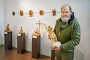 Joris (56) vindt in houtsnijkunst zijn roeping op Huize Padua: ‘Het is ...