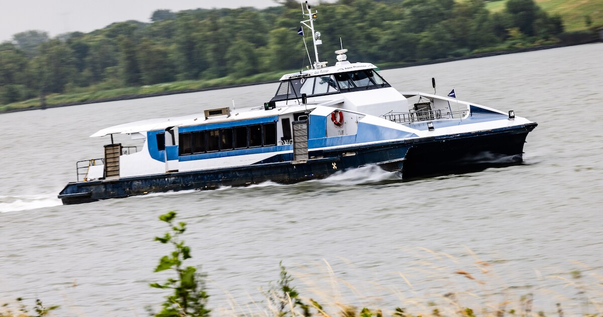 Waterbus geeft korting op feestdagen en tijdens weekenden | Dordrecht ...