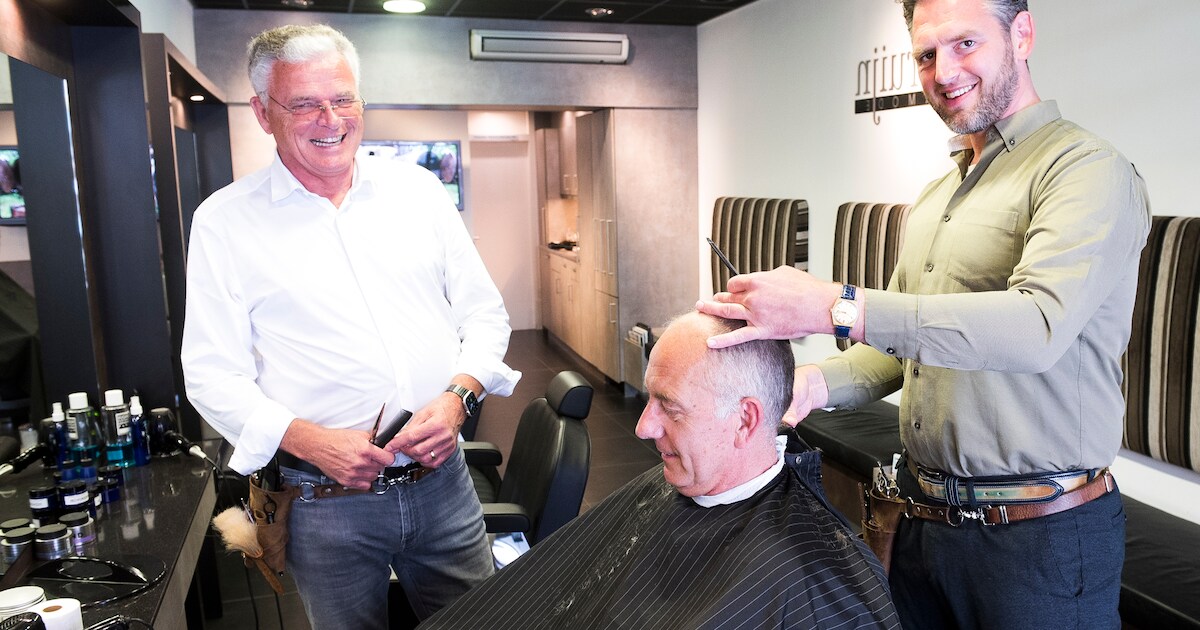 Kapper De Bruijn Haarmode krijgt koninklijke onderscheiding en is nu ...