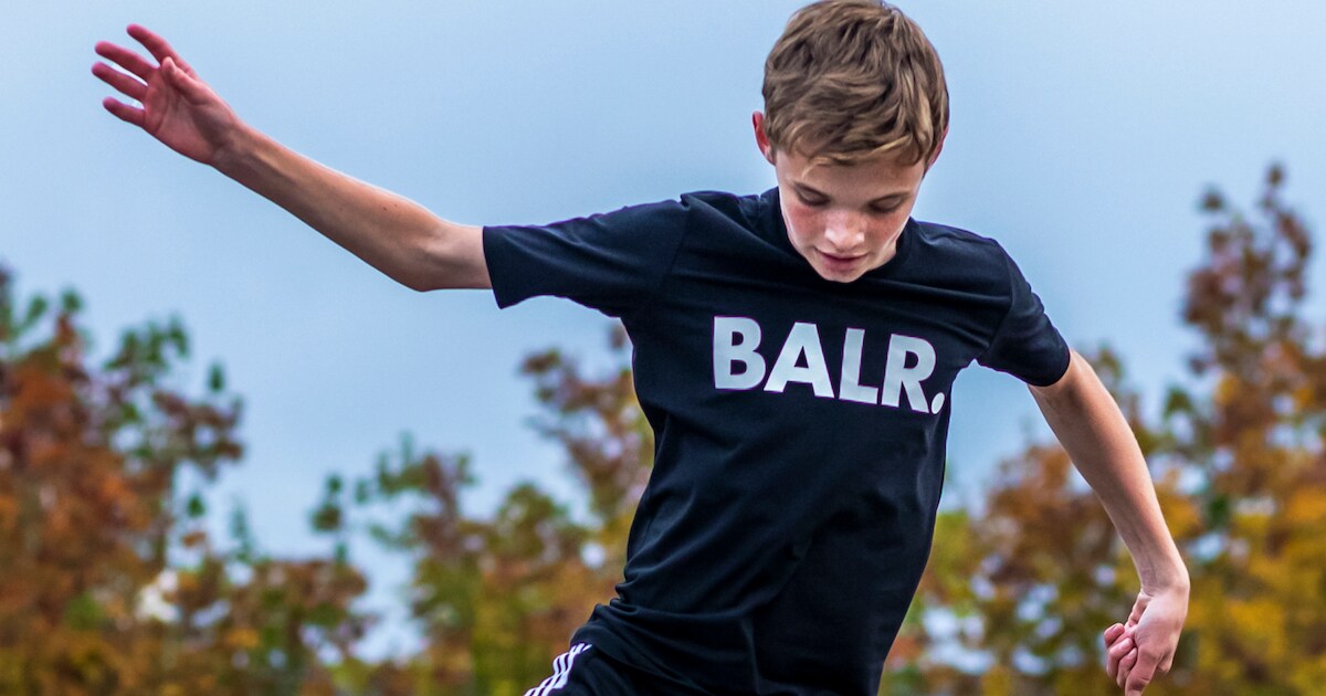 Balkunstenaar Joris (16) verovert de wereld met zijn toverkunsten, mede ...