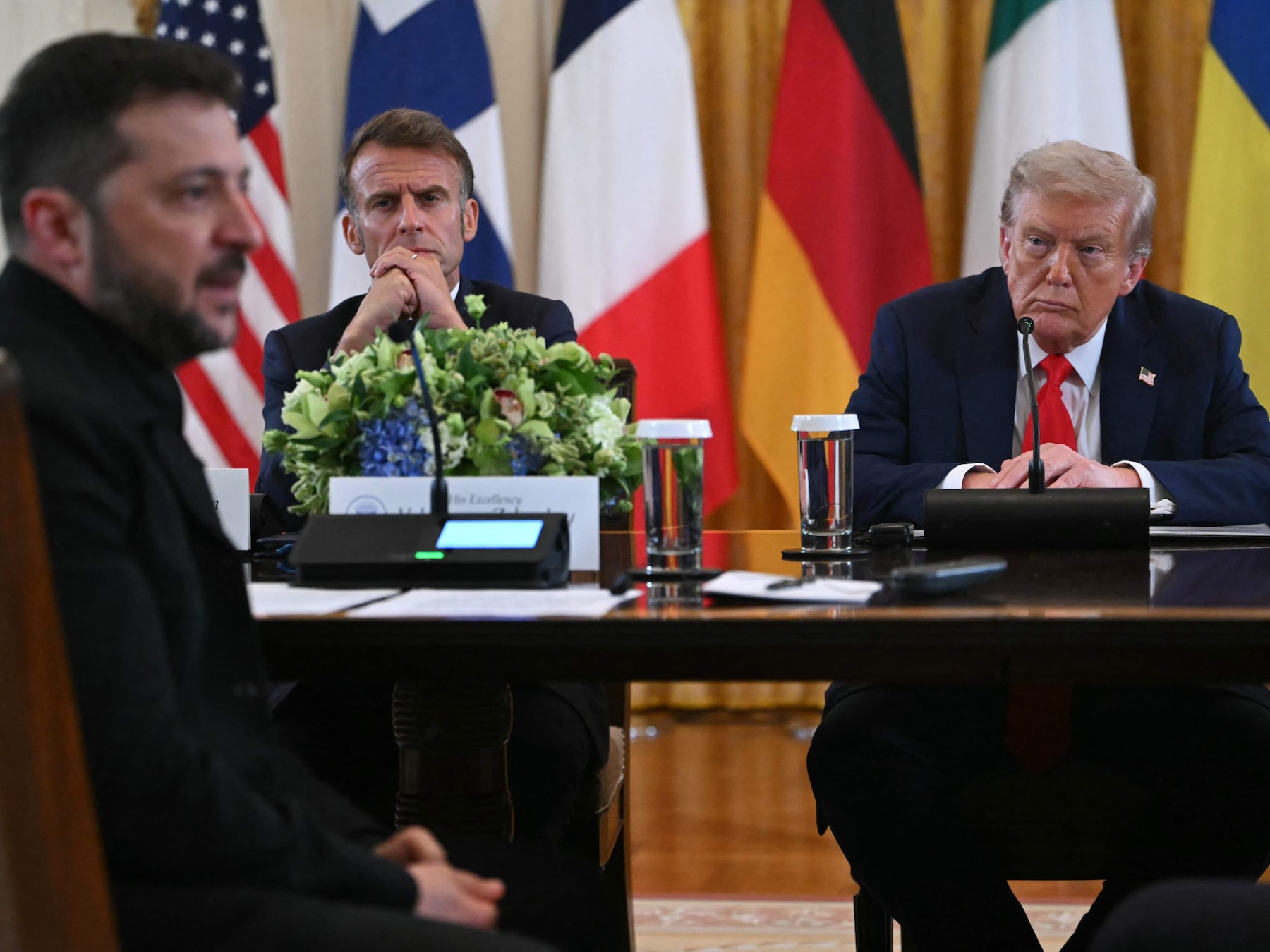 Nog twee mensen in levensgevaar na grote steekpartij in Engelse trein ...