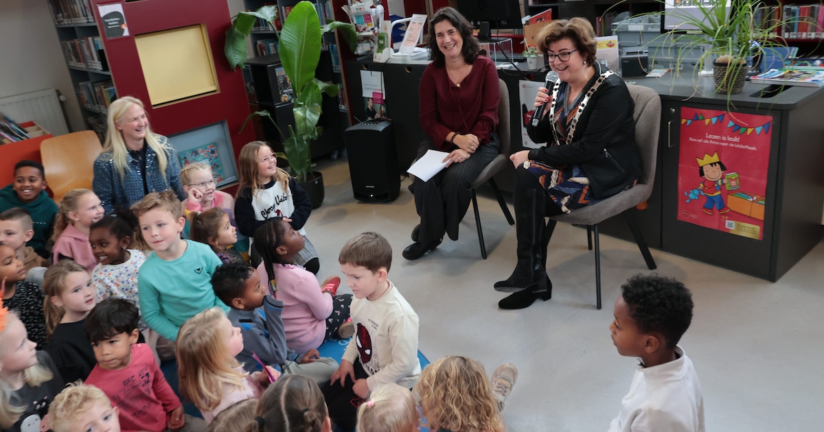 Burgemeester Witte op huifkartocht door Goudswaard: ‘Iedereen kijkt hier naar elkaar om ...